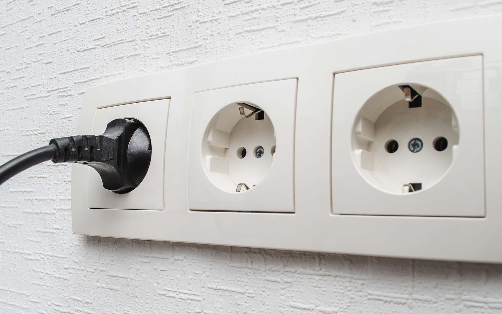 7 façons de moderniser vos prises murales